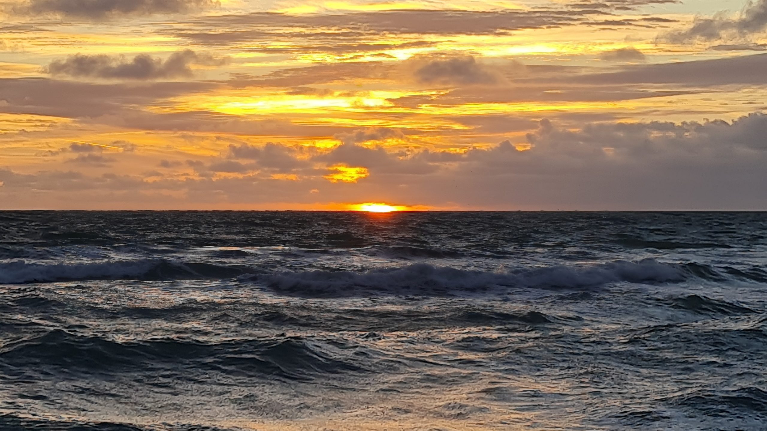 Miami... nonostante il meteo... un alba bellissima.. (grazie al fuso ...